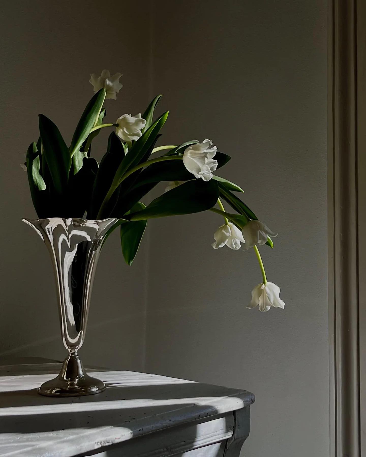 The Art of Choosing the Perfect Decorative Vases