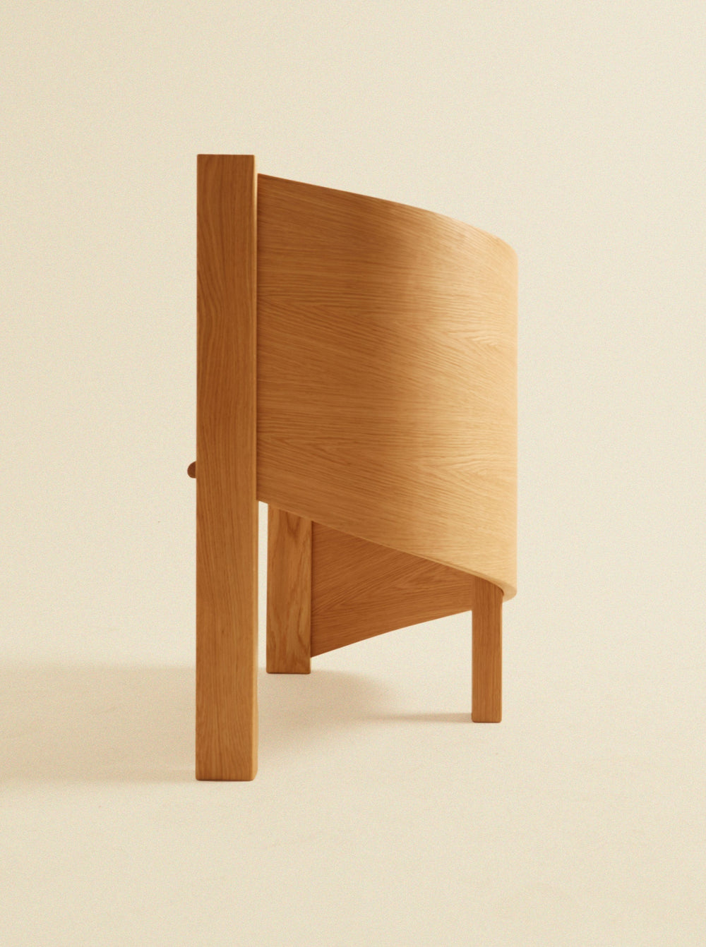 Vagari Chair, Curved White Oak - Stylish Wooden Design