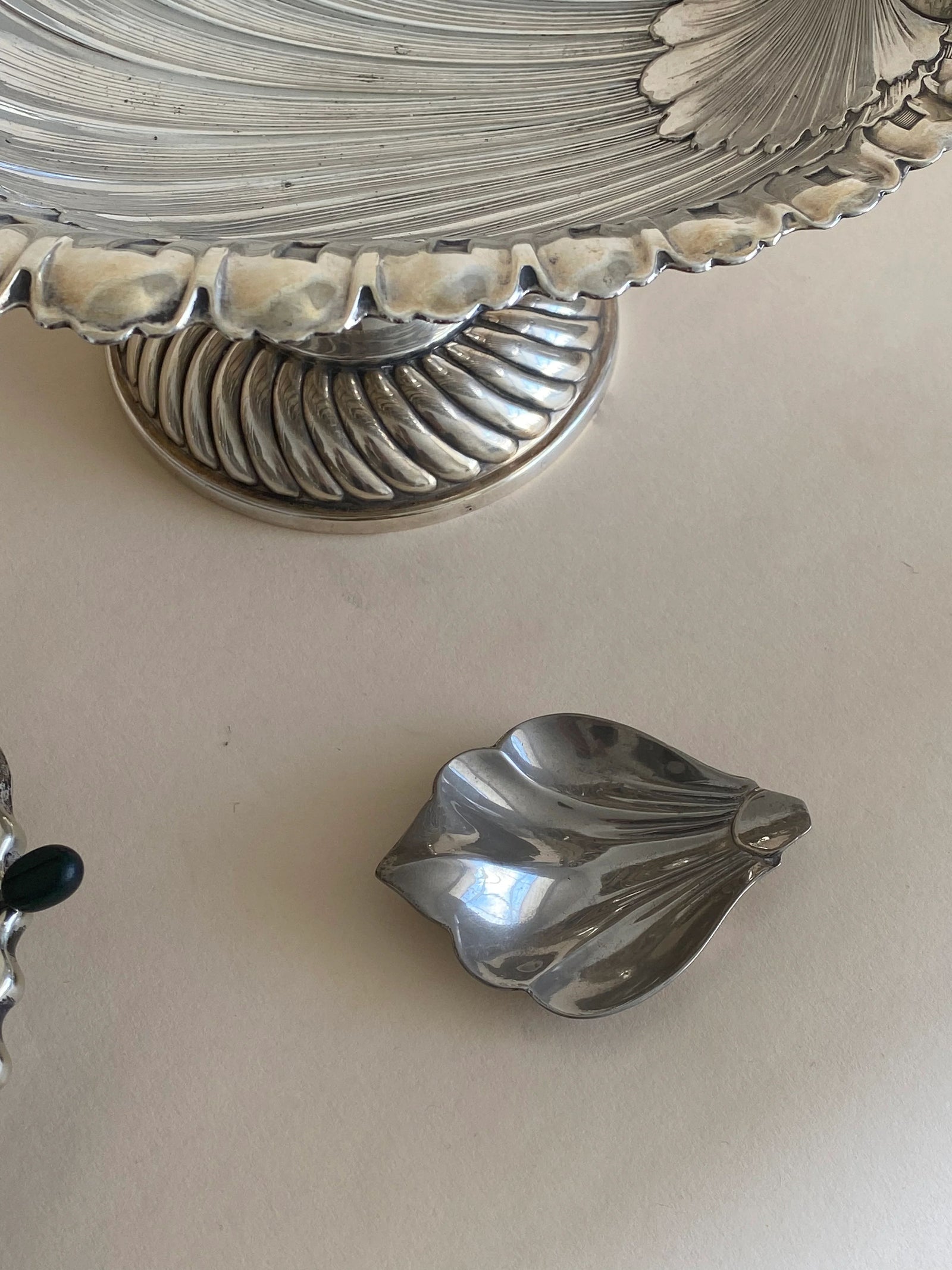 Vintage Chrome Leaf Trays Set 5 | The Oblist