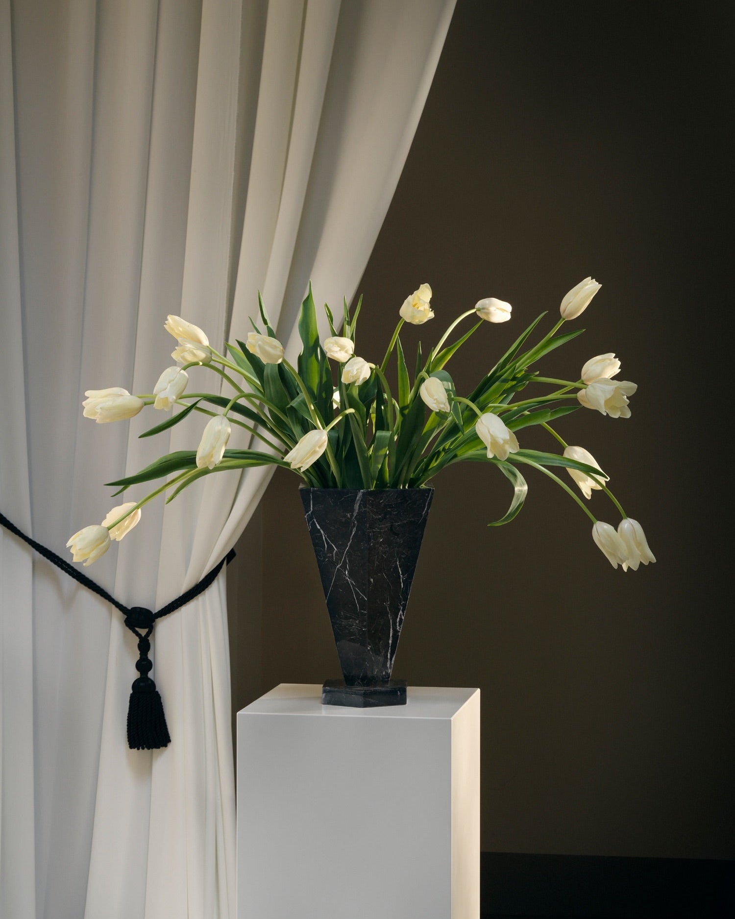 Vase Vase 01 XL by Studio Vraco | The Oblist
